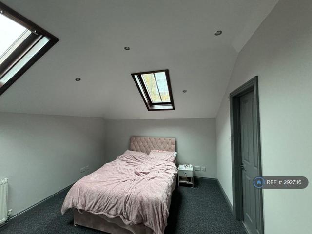 3 bedroom flat to rent