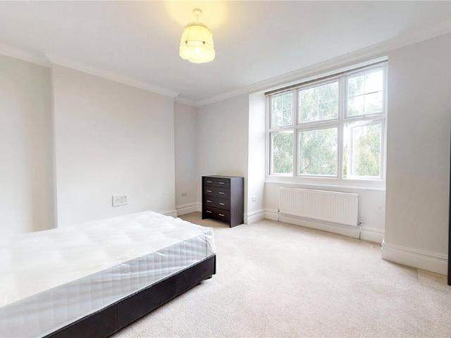 3 bedroom flat to rent