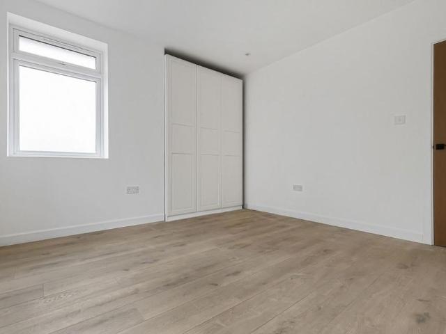 3 bedroom flat to rent