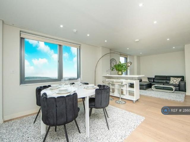 3 bedroom flat to rent