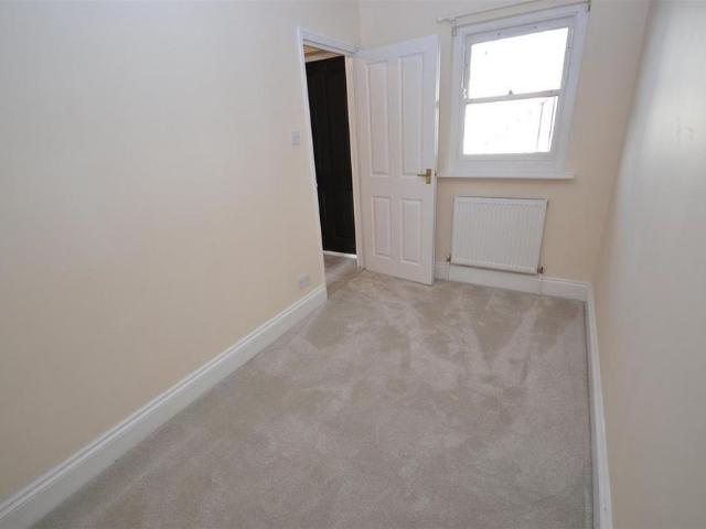 3 bedroom flat to rent