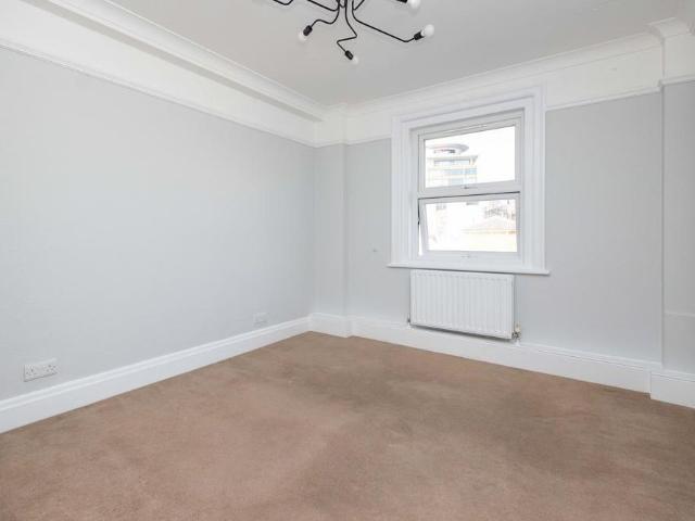 3 bedroom flat to rent