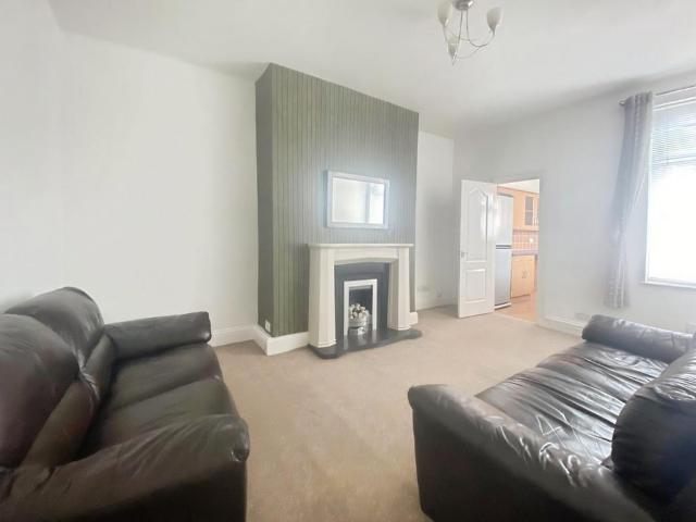 3 bedroom flat to rent