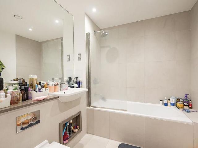 3 bedroom flat to rent