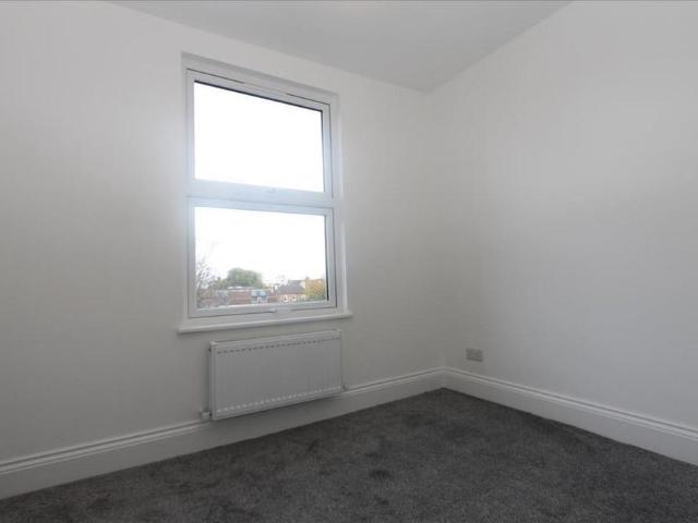 3 bedroom flat to rent