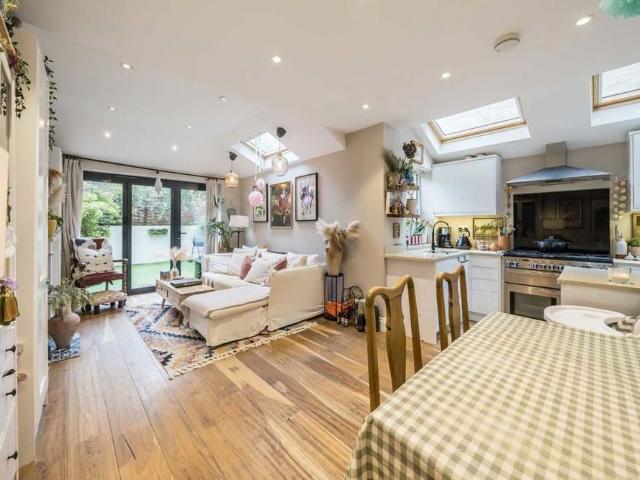3 bedroom flat to rent