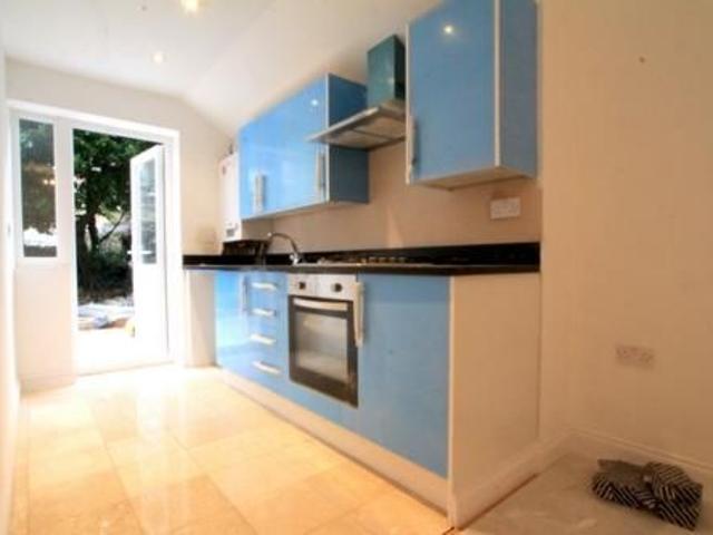 3 bedroom flat to rent