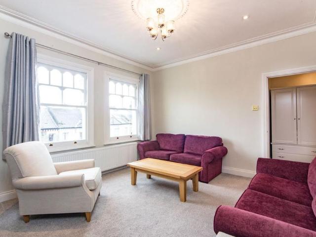 3 bedroom flat to rent