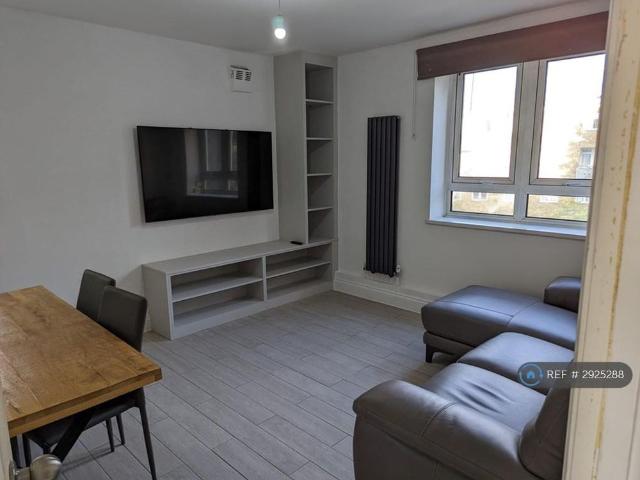 3 bedroom flat to rent