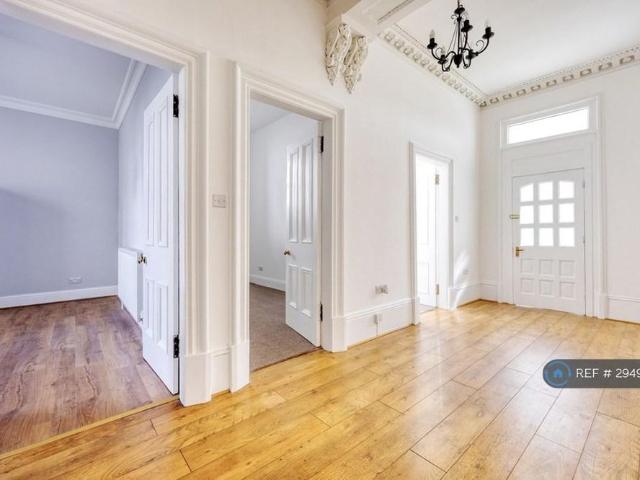 3 bedroom flat to rent