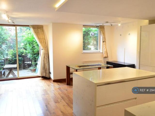 3 bedroom flat to rent