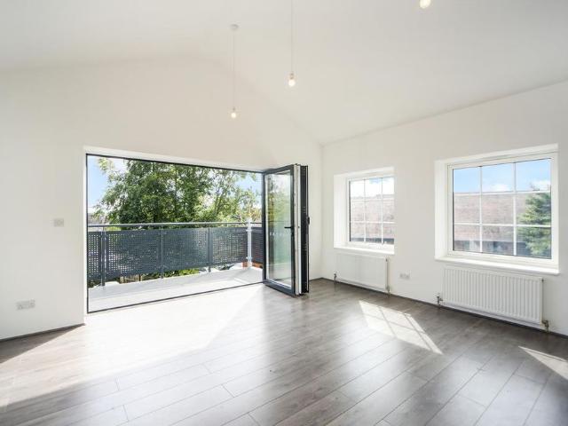 3 bedroom flat to rent