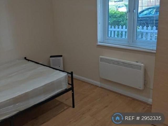 3 bedroom flat to rent