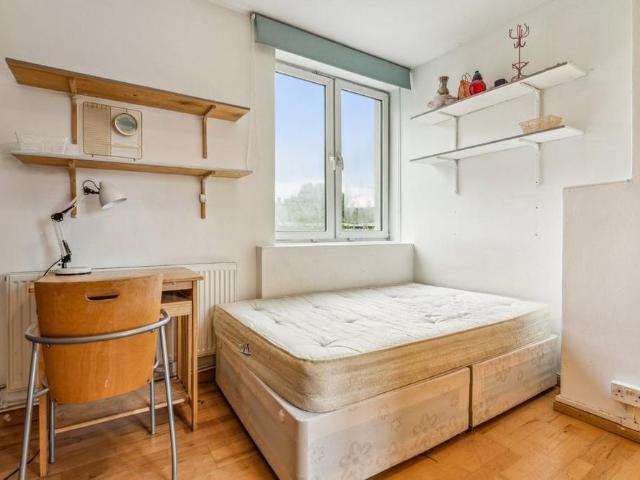 3 bedroom flat to rent