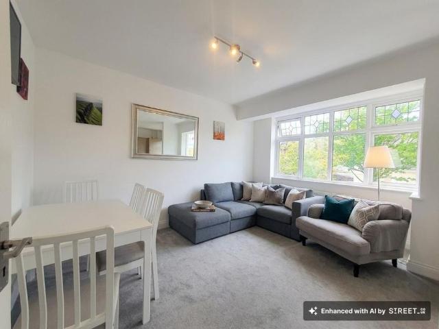 3 bedroom flat to rent