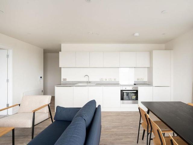 3 bedroom flat to rent