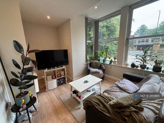 3 bedroom flat to rent