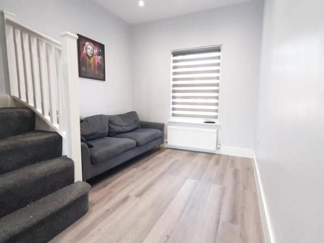 3 bedroom flat to rent