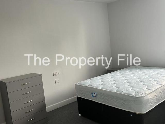 3 bedroom flat to rent