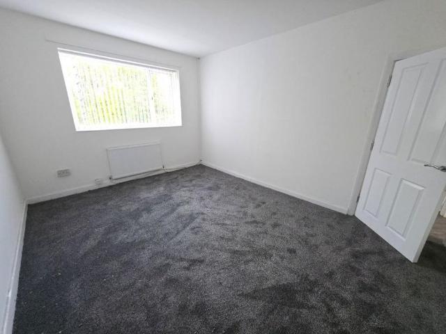 3 bedroom flat to rent
