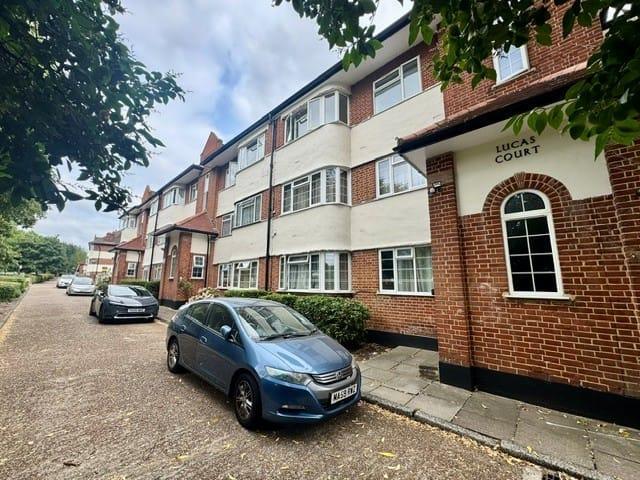 3 bedroom flat to rent