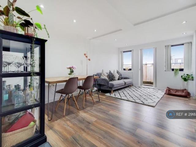 3 bedroom flat to rent