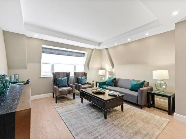 3 bedroom flat to rent