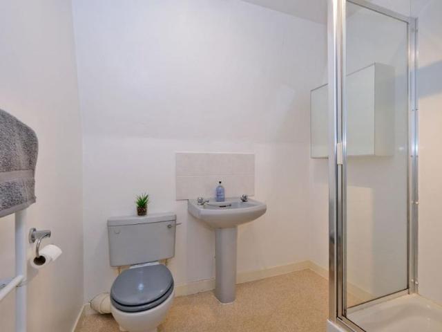 3 bedroom flat to rent
