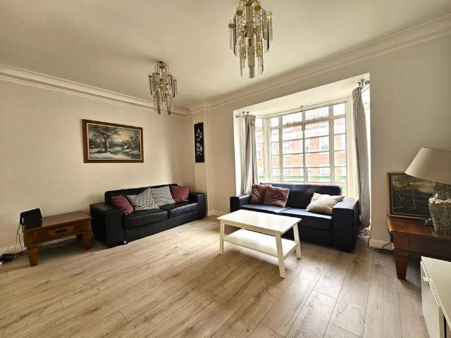 3 bedroom flat to rent