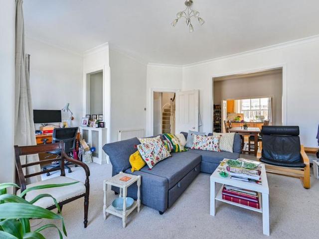 3 bedroom flat to rent