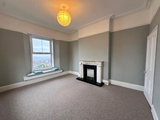 3 bedroom flat to rent