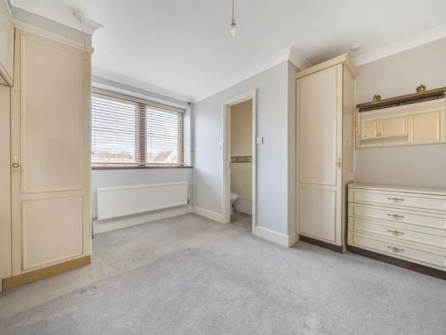 3 bedroom flat to rent