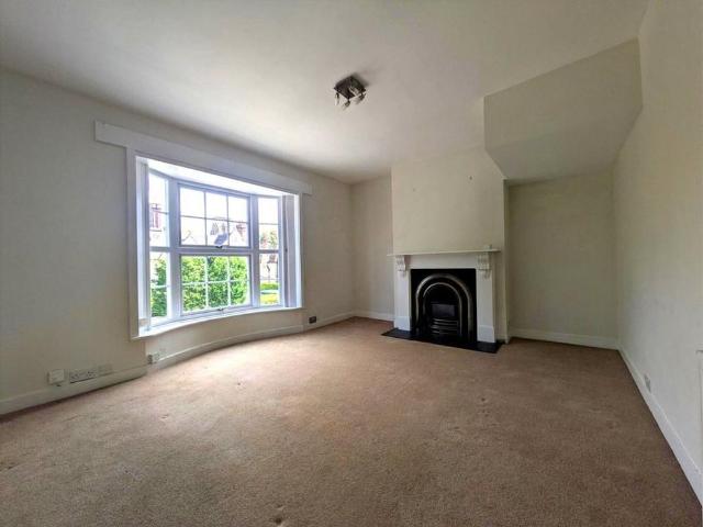 3 bedroom flat to rent