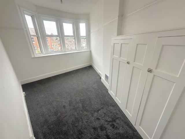 3 bedroom flat to rent