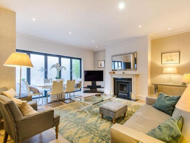 3 bedroom flat to rent