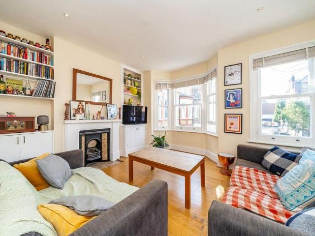 3 bedroom flat to rent