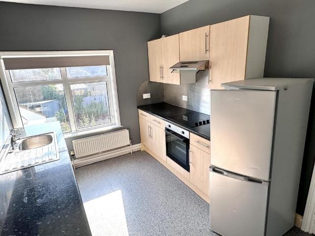 3 bedroom flat to rent