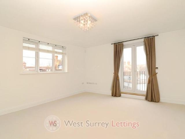 3 bedroom flat to rent