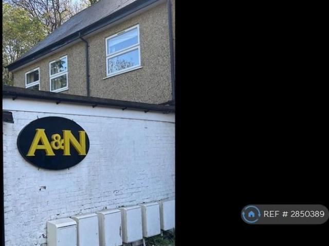 3 bedroom flat to rent