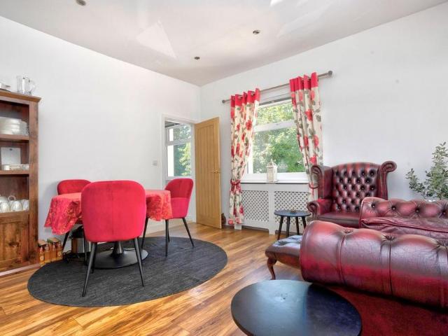 3 bedroom flat to rent