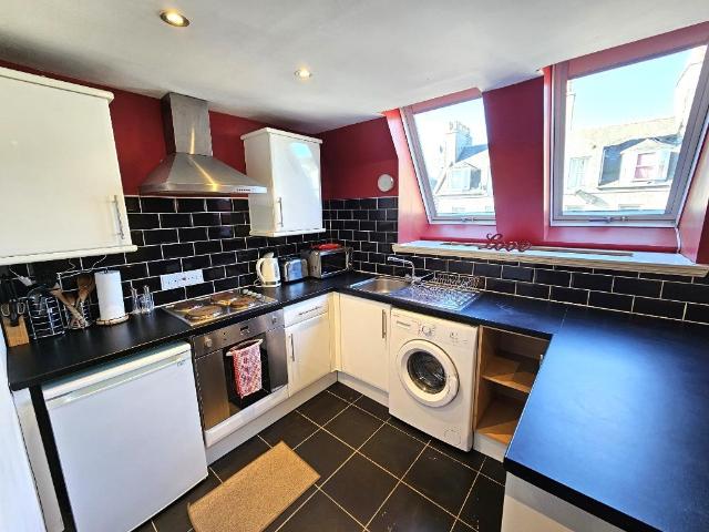 3 bedroom flat to rent