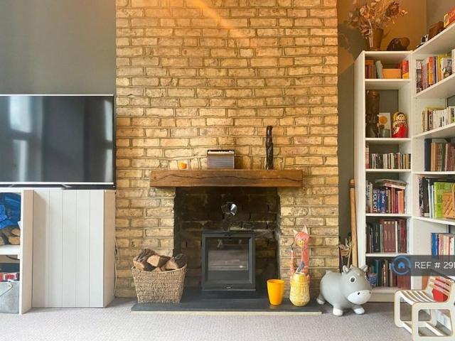 3 bedroom flat to rent