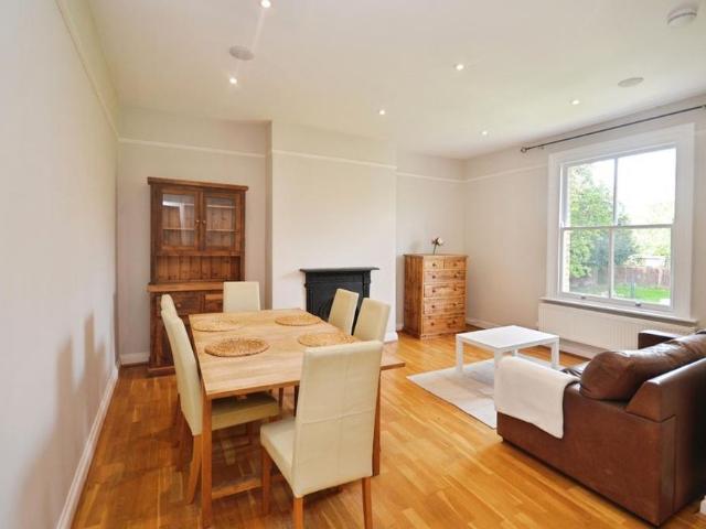 3 bedroom flat to rent
