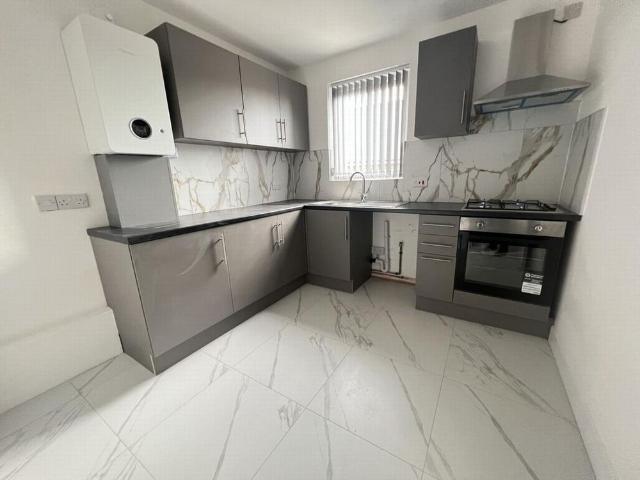 3 bedroom flat to rent