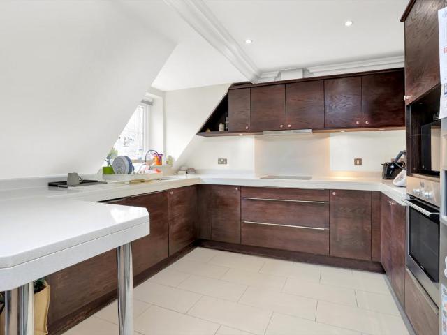 3 bedroom flat to rent