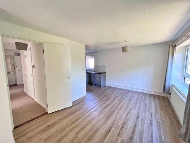 3 bedroom flat to rent