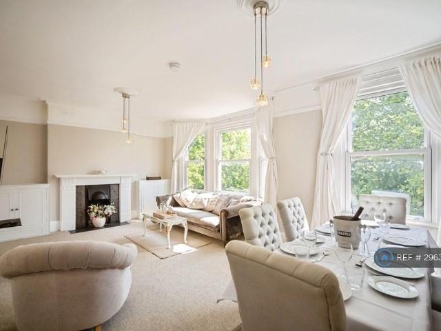3 bedroom flat to rent