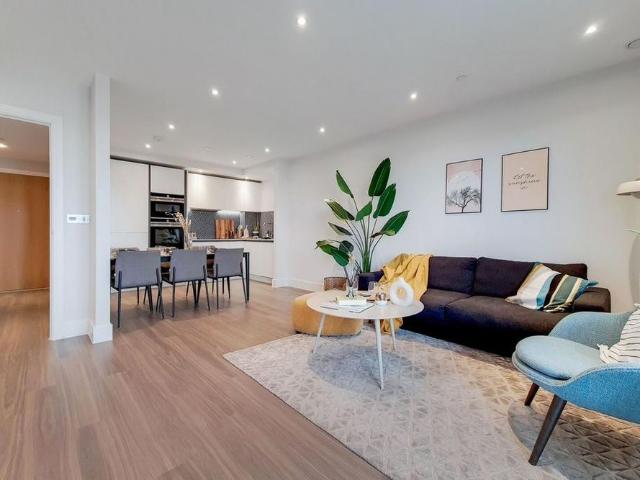 3 bedroom flat to rent
