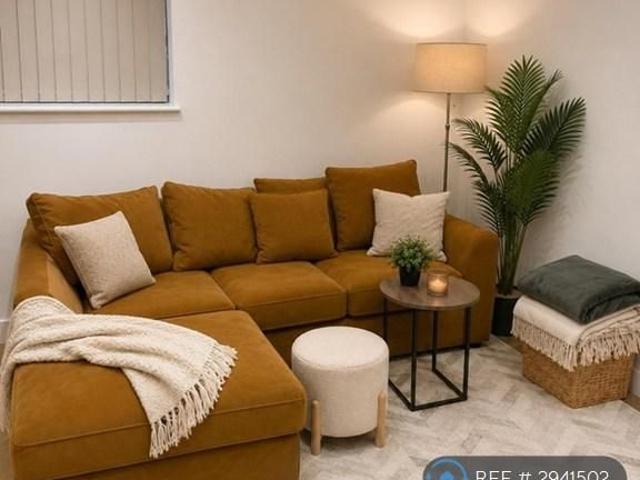 3 bedroom flat to rent