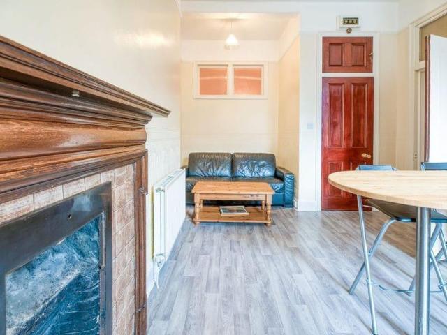 3 bedroom flat to rent